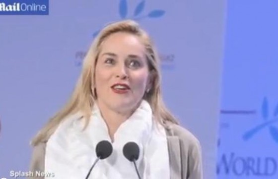 Sharon Stone nakon sto godina otkrila zašto je raširila noge u ...