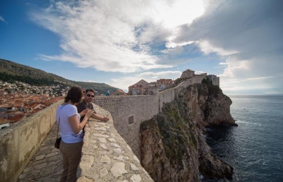 GLUPE STVARI U KOJE AMERIKANCI VJERUJU 'A što radite sa zidinama preko ...