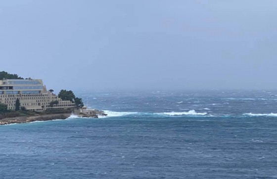 OLUJNO NEVRIJEME U prekidu brodske linije, most zatvoren, na moru ...