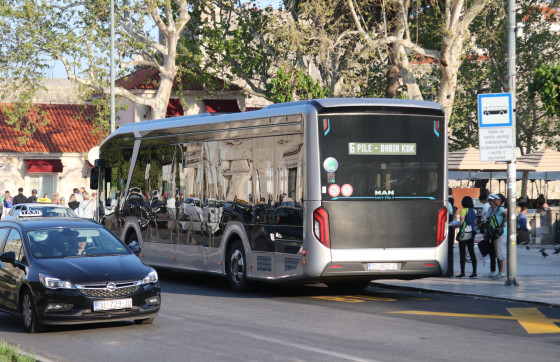 IZVANA I IZNUTRA Pogledajte kako izgleda novi autobus na električni ...