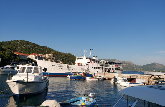 Postira uplovila u Suđurađ, od idućeg tjedna opet povezuje grad i ...