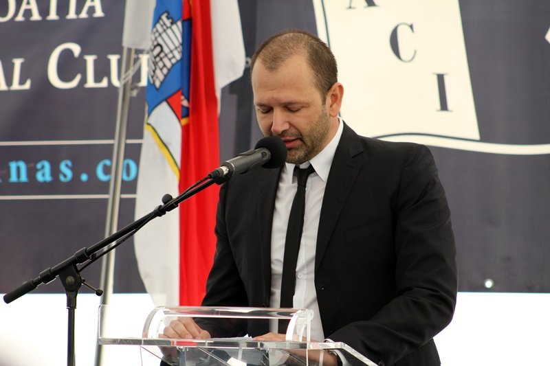 Frane Barbieri u pratnji djevojke Vanje Halilović sudjelovao na ...