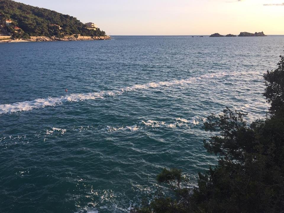 NE VIĐA SE SVAKI DAN Pogledajte kako je danas izgledalo more oko Lapada ...