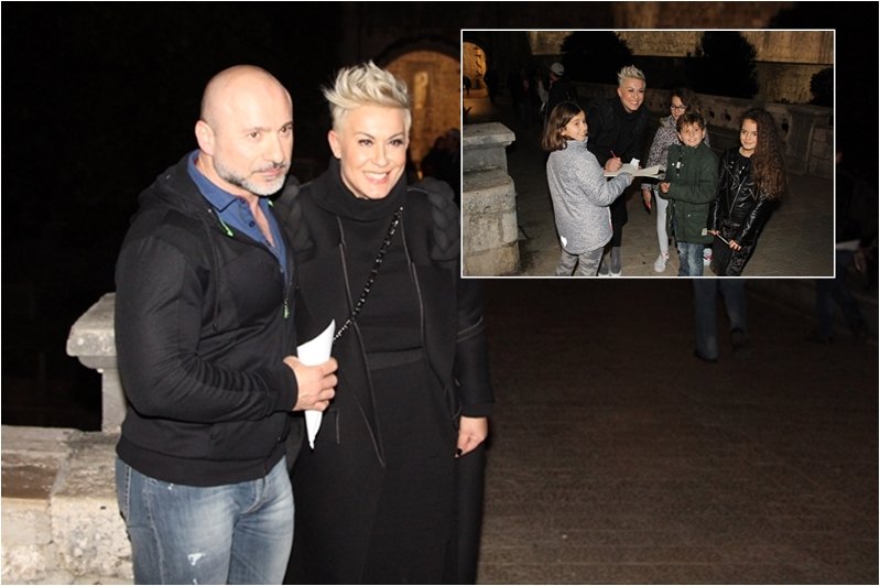 COLONIA JE STIGLA U GRAD Odlično raspoložena Indira dijelila autograme ...