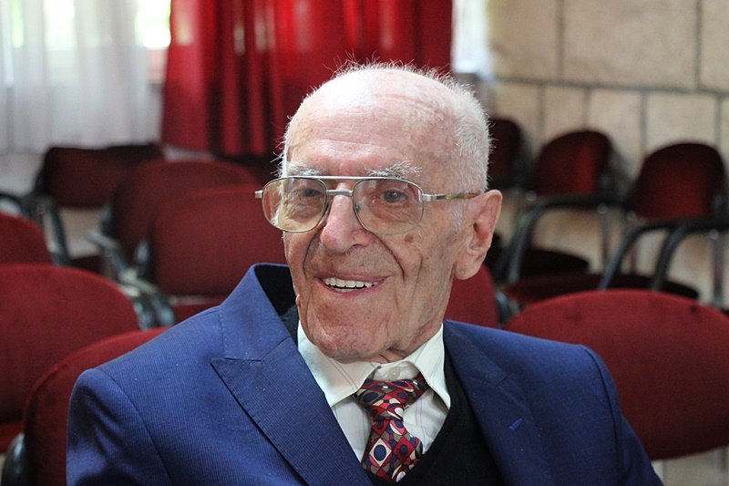 NAJSTARIJI KORISNIK DOMA DUBROVNIK Stipo Antičević slavi stoti rođendan ...