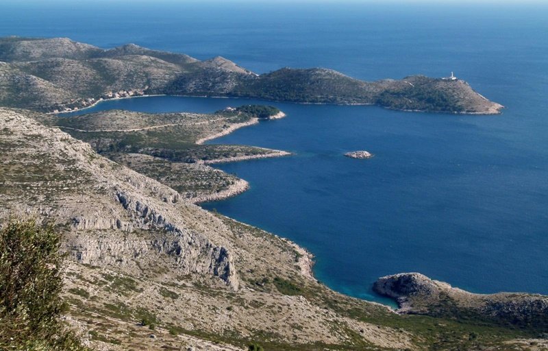 USRED PARKA PRIRODE Hotel na Lastovu prazni septičku jamu u more ...