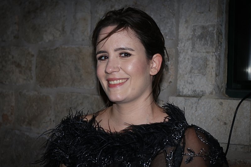 DIRLJIVA POSVETA MAJCI Nora Novak otvorila svoju prvu izložbu u rodnom ...