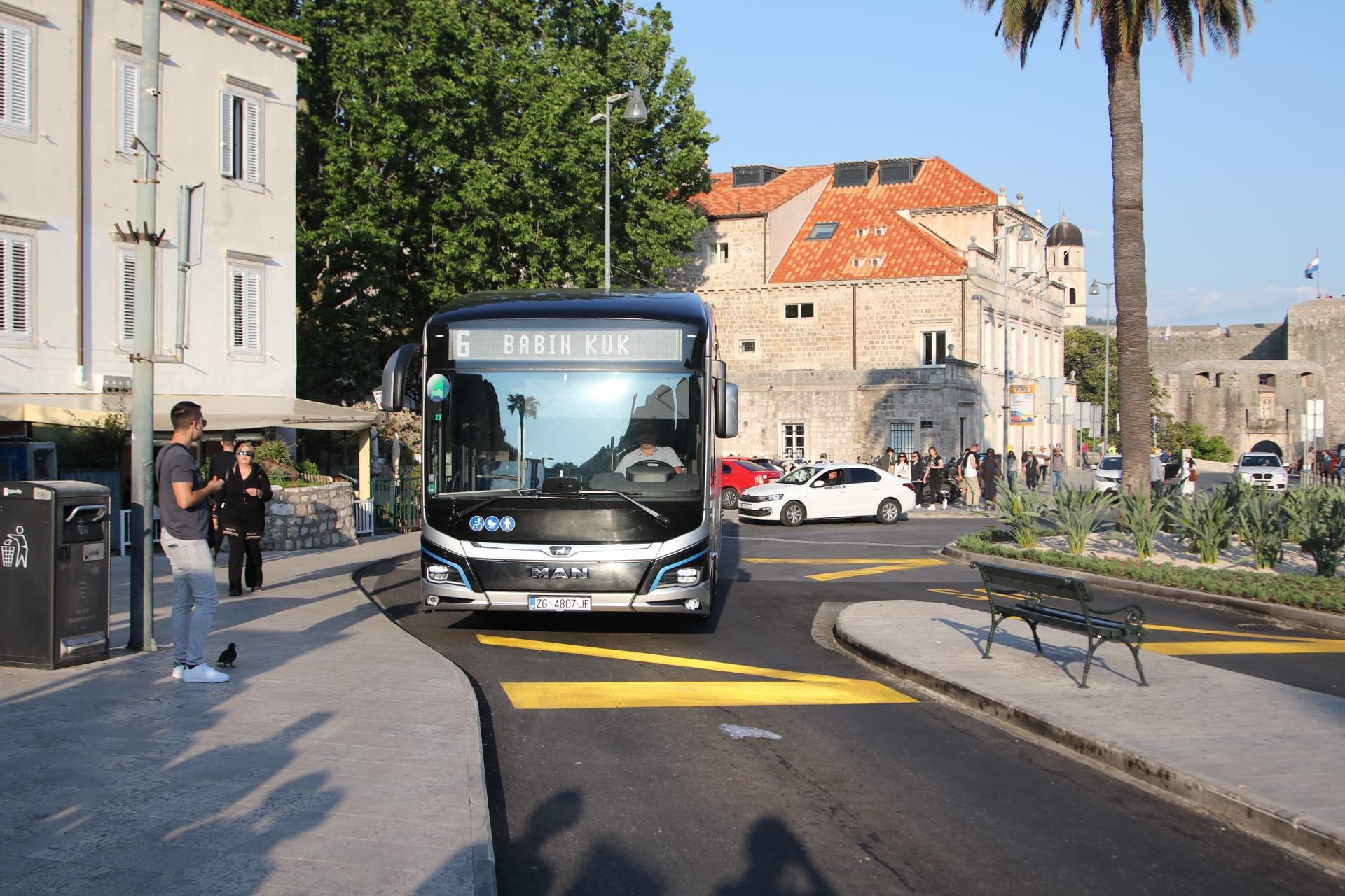 IZVANA I IZNUTRA Pogledajte kako izgleda novi autobus na električni ...