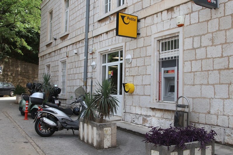 U HRVATSKOJ POŠTI NE ŽELE RADITI NI NEPALCI Poštari daju otkaze, a ...