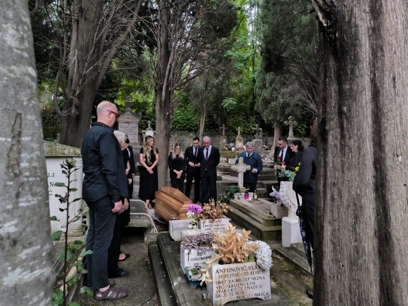 Dubrovnik se oprostio od Srđa Jakšića (FOTO) - Dubrovački dnevnik