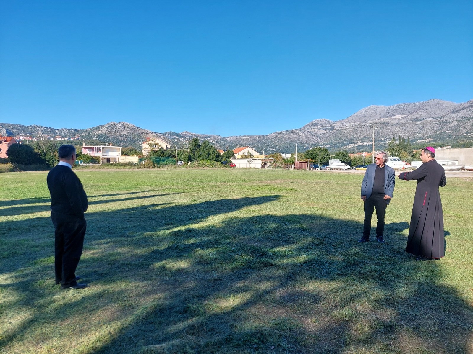 Položen kamen temeljac, krenula je gradnja crkvice na groblju Dubac ...