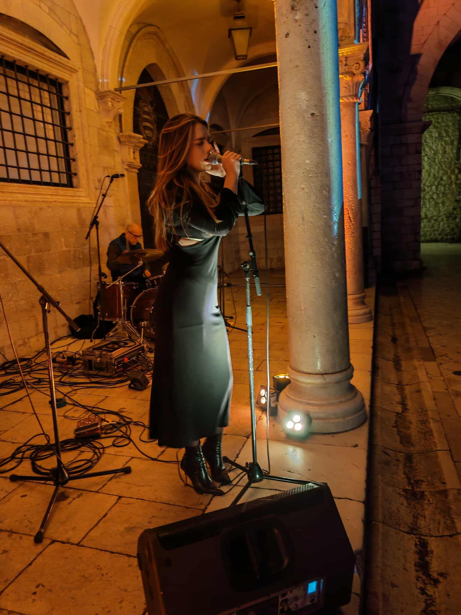 Spoj glazbe i svjetla: Black Coffee i Ana Uršula Najev nastupili ispred ...