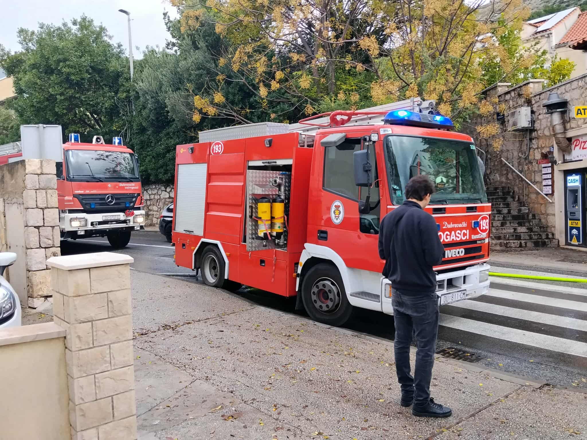 Poznat uzrok: Požar izbio u kući na Ilijinoj glavici (VIDEO ...