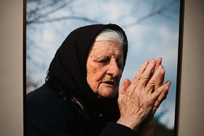 DIRLJIVA POSVETA MAJCI Nora Novak otvorila svoju prvu izložbu u rodnom ...